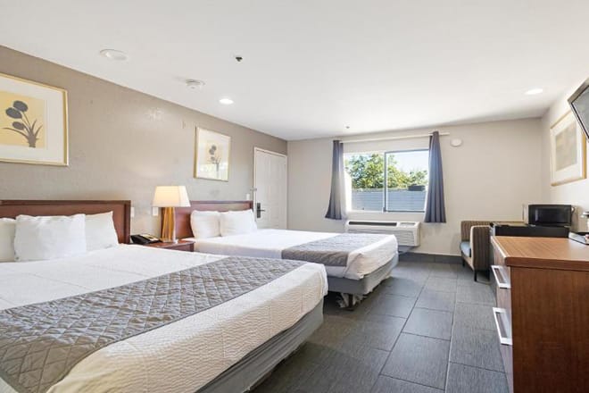 Budget Inn and Suites