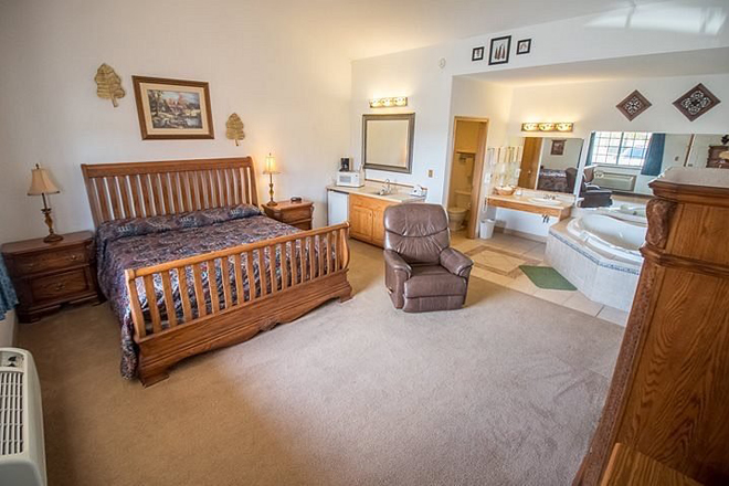 Bullwinkles Rustic Lodge