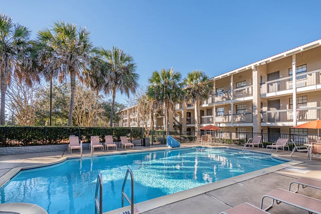 Casa Bella Inn & Suites