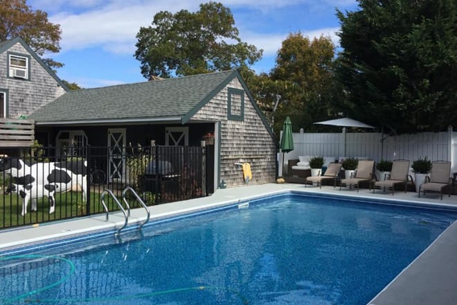 Charles & Charles MV