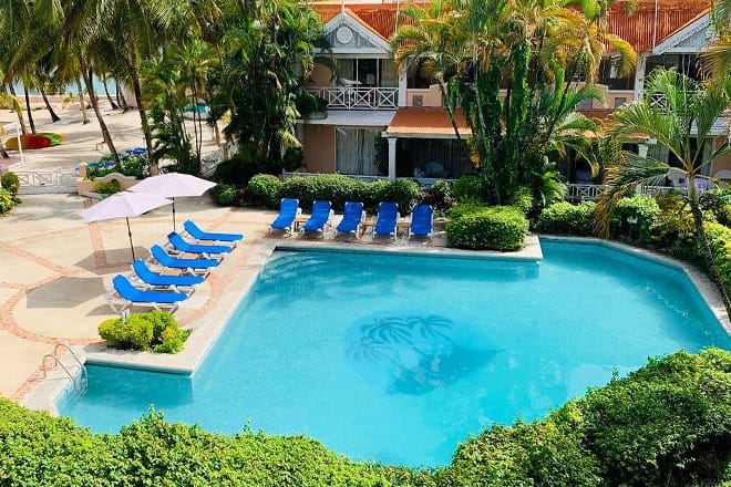 Coco Reef Resort & Spa