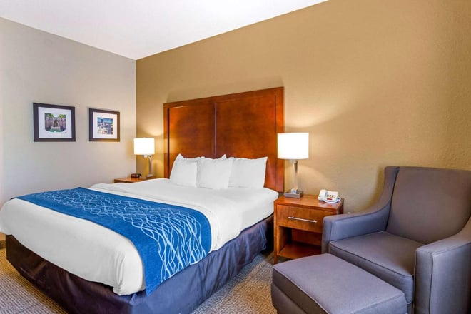 Comfort Inn & Suites Lynchburg Airport - University Area
