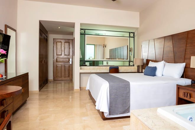 Crown Paradise Golden Puerto Vallarta