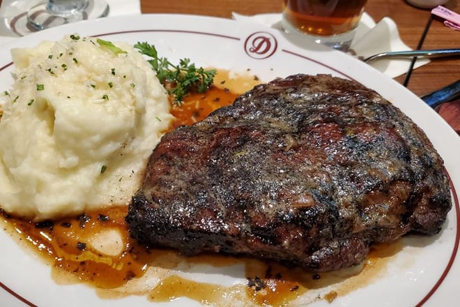 Daniel&rsquo;s Broiler - Downtown