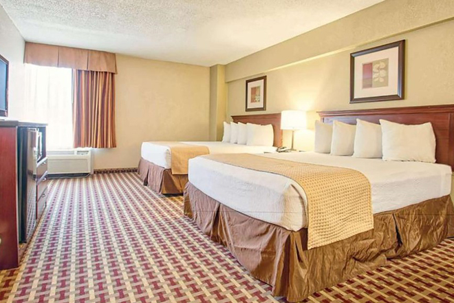 Days Inn & Suites by Wyndham Johnson City