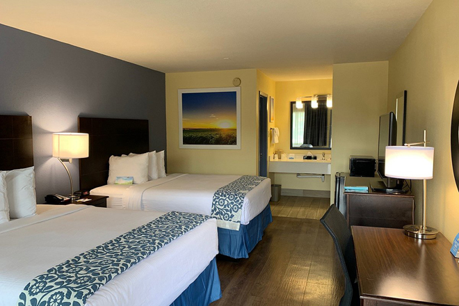 Days Inn by Wyndham Beaumont