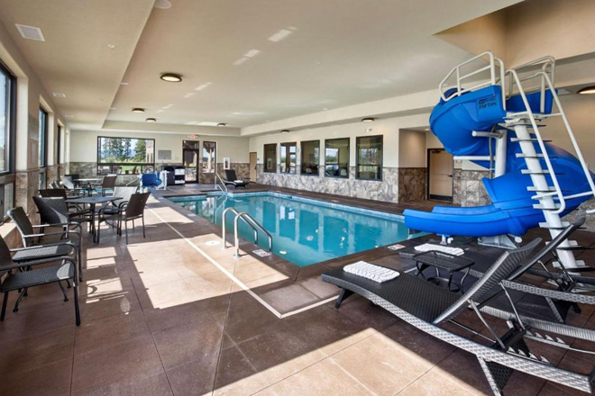 Glacier International Lodge