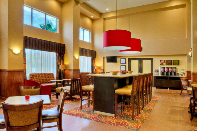 Hampton Inn & Suites Palmdale