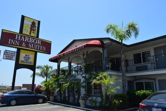 Harbor Inn & Suites