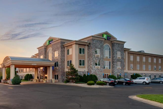 Holiday Inn Express Hotel & Suites Saginaw, an IHG Hotel
