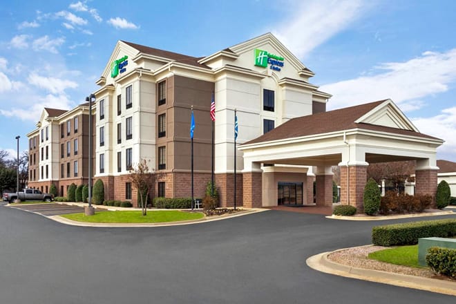Holiday Inn Express & Suites