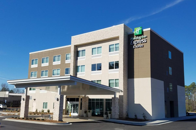 Holiday Inn Express & Suites Carrollton West, an IHG Hotel