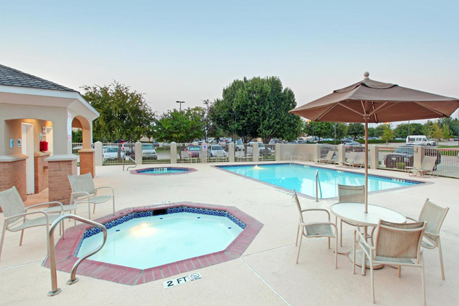 Holiday Inn Express & Suites DFW - Grapevine, an IHG Hotel