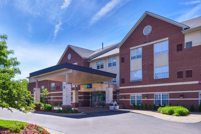 Holiday Inn Express & Suites Southfield - Detroit, an IHG Hotel