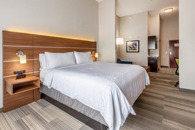 Holiday Inn Express & Suites Statesville, an IHG Hotel