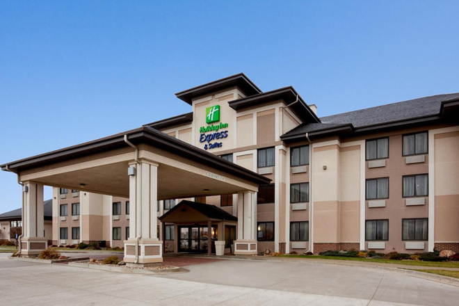 Holiday Inn Express & Suites Worthington