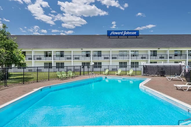 Howard Johnson by Wyndham Torrance