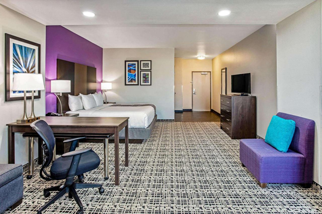 La Quinta Inn & Suites by Wyndham Lubbock - South
