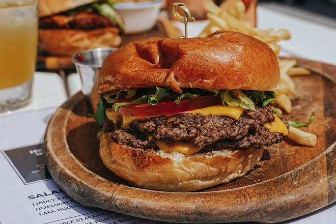 Lindey&rsquo;s Lake House