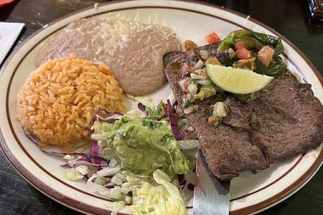 Lindo Michoacan - Desert Inn