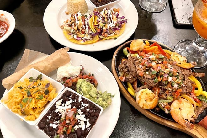 Martin's Cocina y Cantina