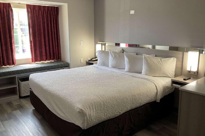 Microtel Inn & Suites by Wyndham Clarksville