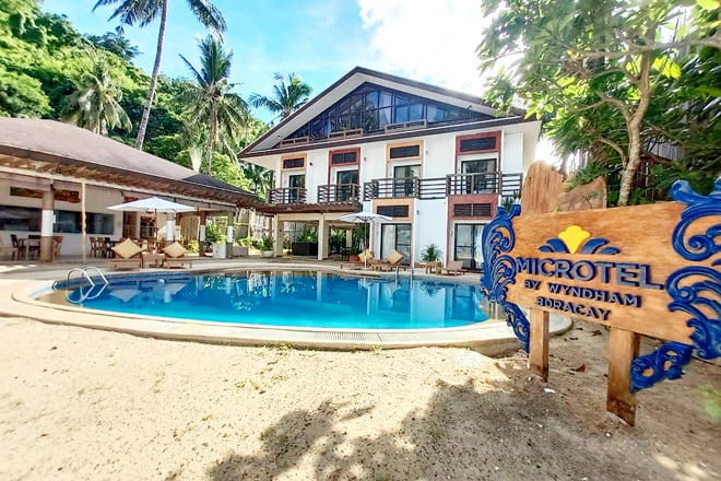 Microtel Inn & Suites by Wyndham Hot Springs