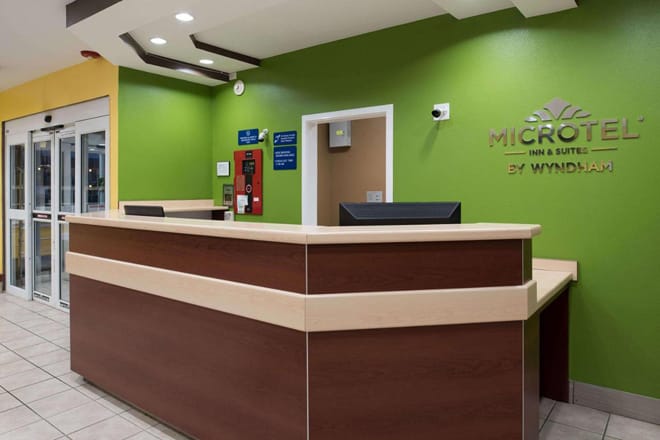 Microtel Inn & Suites by Wyndham Rogers