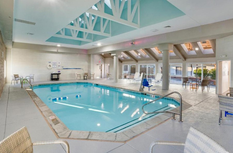 Orangewood Inn & Suites Kansas City Airport