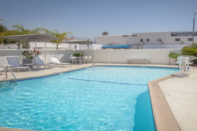 Pasadena Rose & Crown Hotel