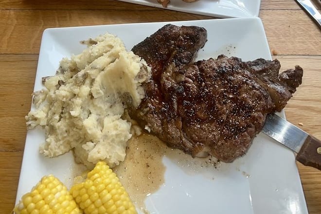 Scottie's On The River