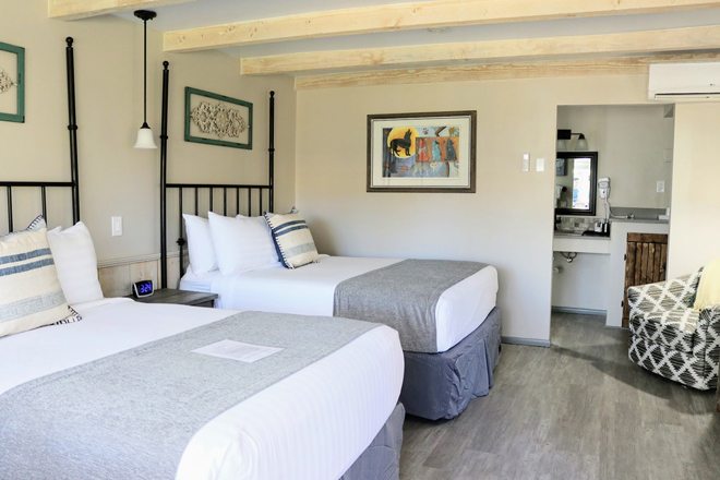 Sky Ranch Lodge Resort & Botanical Gardens