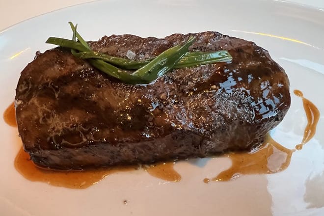 Stripsteak Waikiki