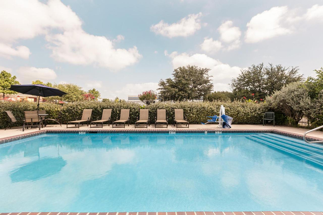 Super 8 by Wyndham Grapevine