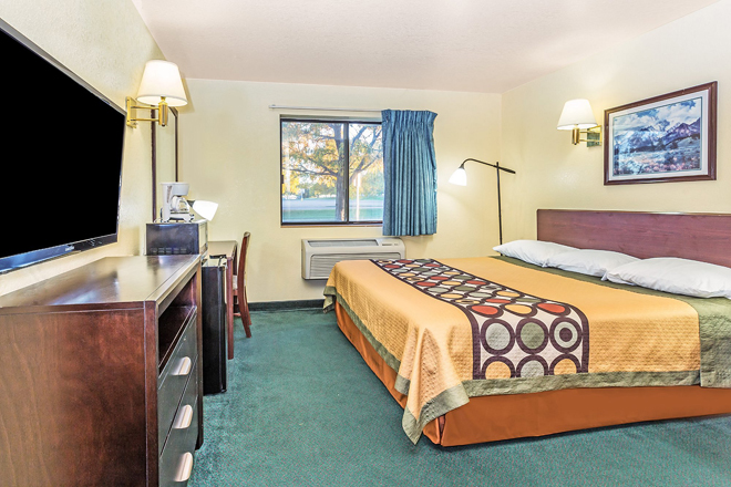 Super 8 by Wyndham Greeley