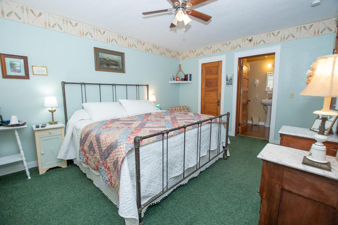 Terrace Inn and 1911 Restaurant