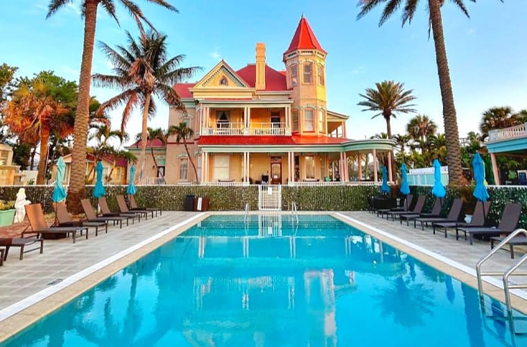 The Mansion On The Sea