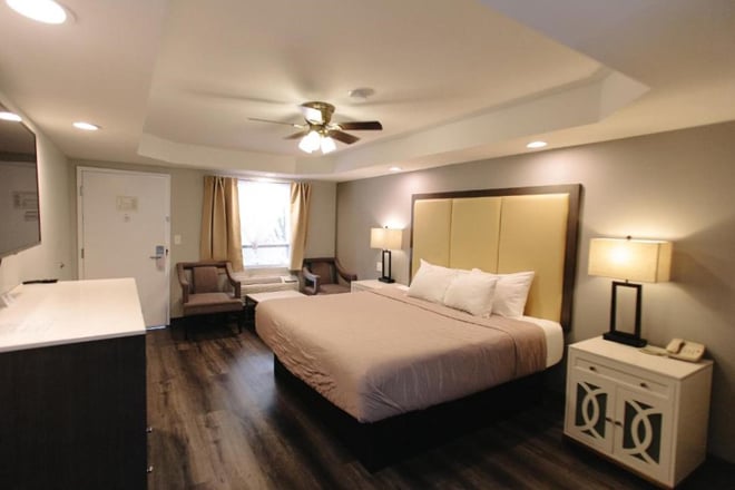 The Riverbend Motel & Cabins