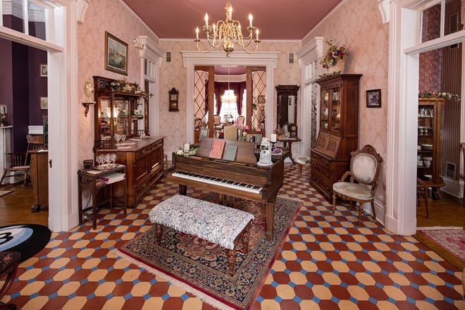 The Steamboat House Bed and Breakfast