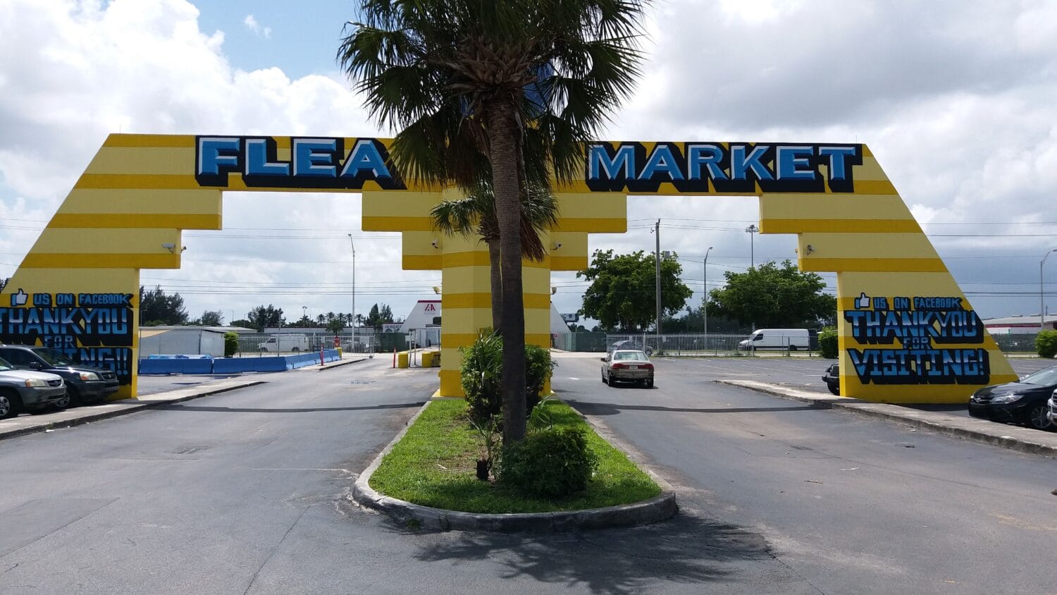 The entrance to Opa Locka Indoor Flea Market.