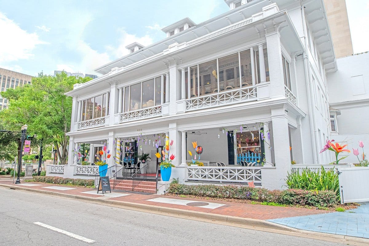 The exterior of Sweet Pete&rsquo;s Candy in Jacksonville, Florida