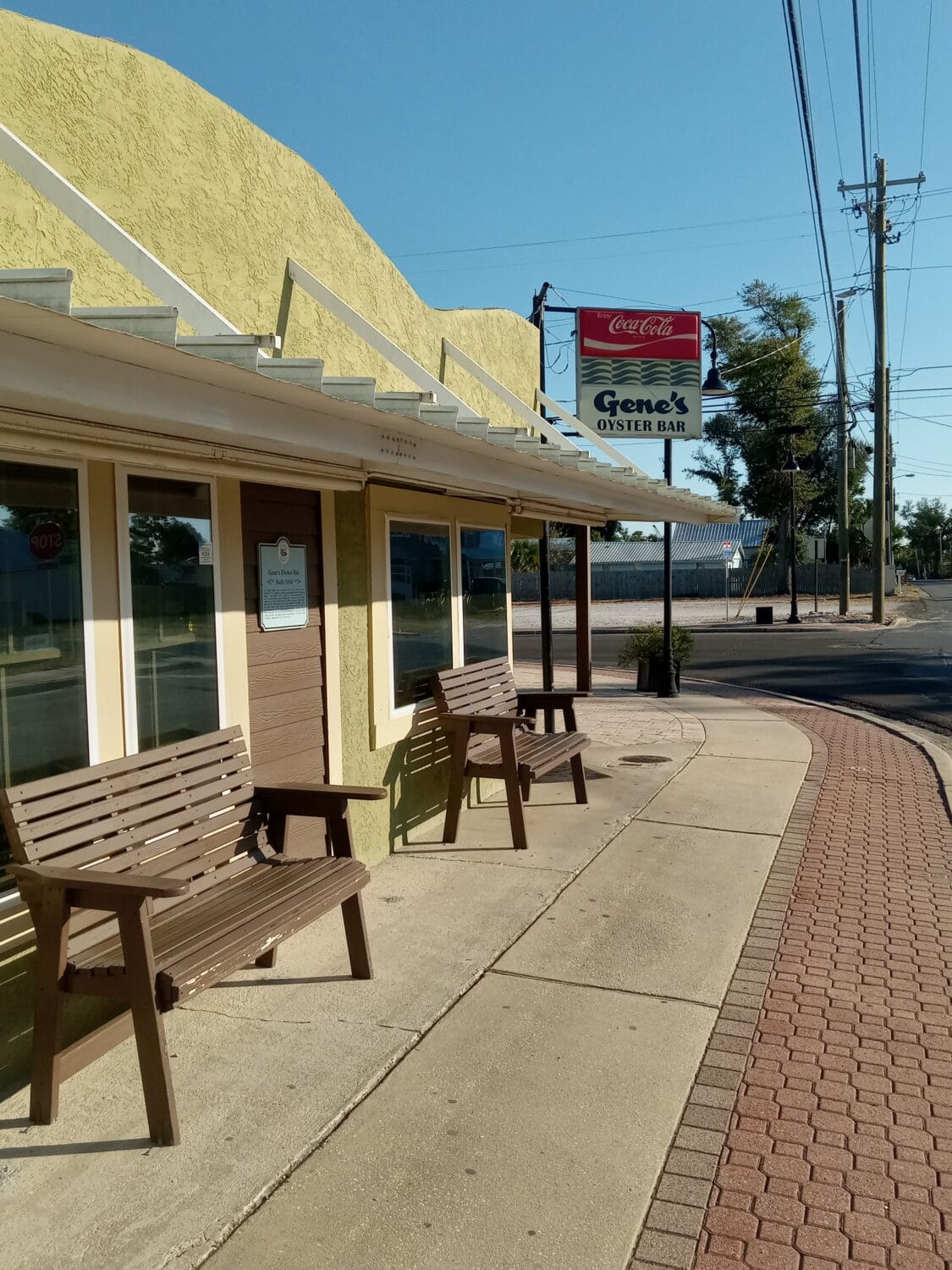 The simple exterior of Gene's Oyster Bar.