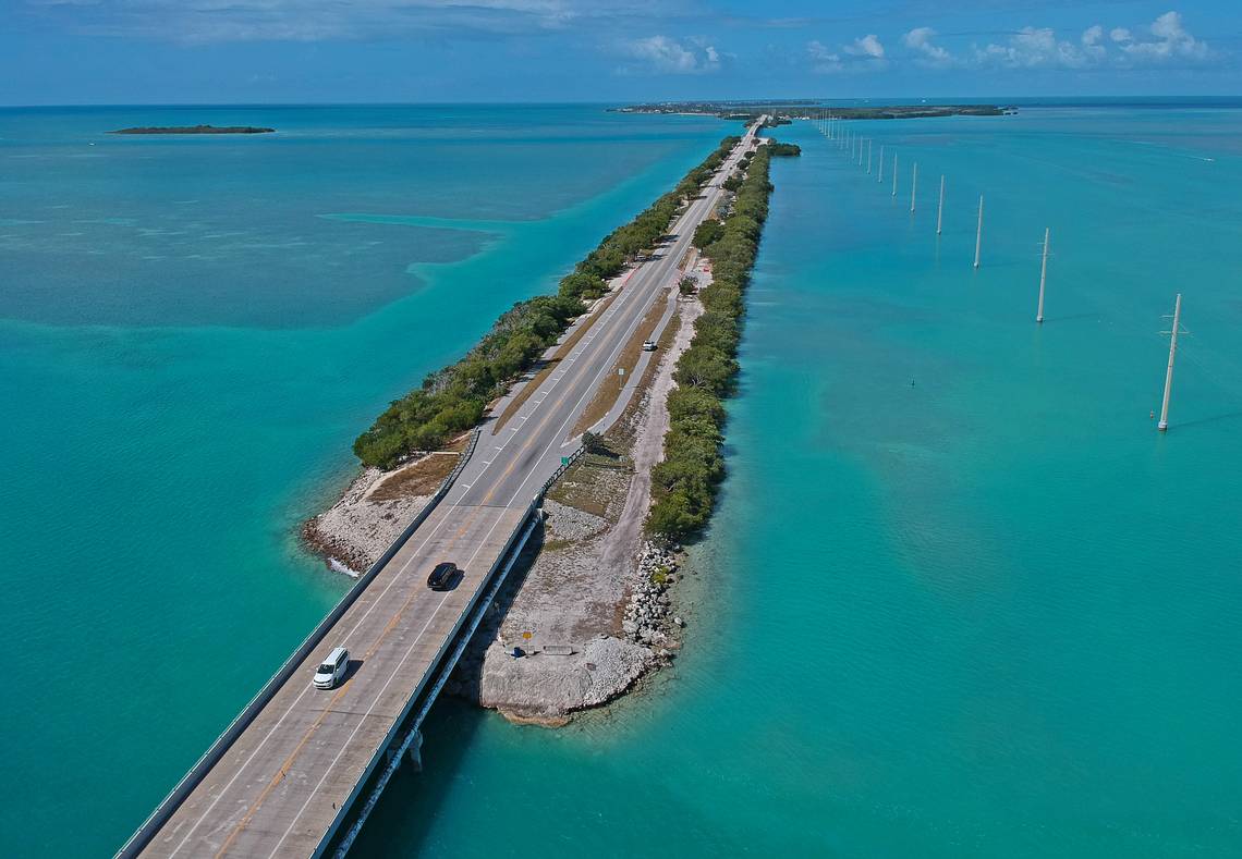 The scenic U.S. Highway 1 in Florida
