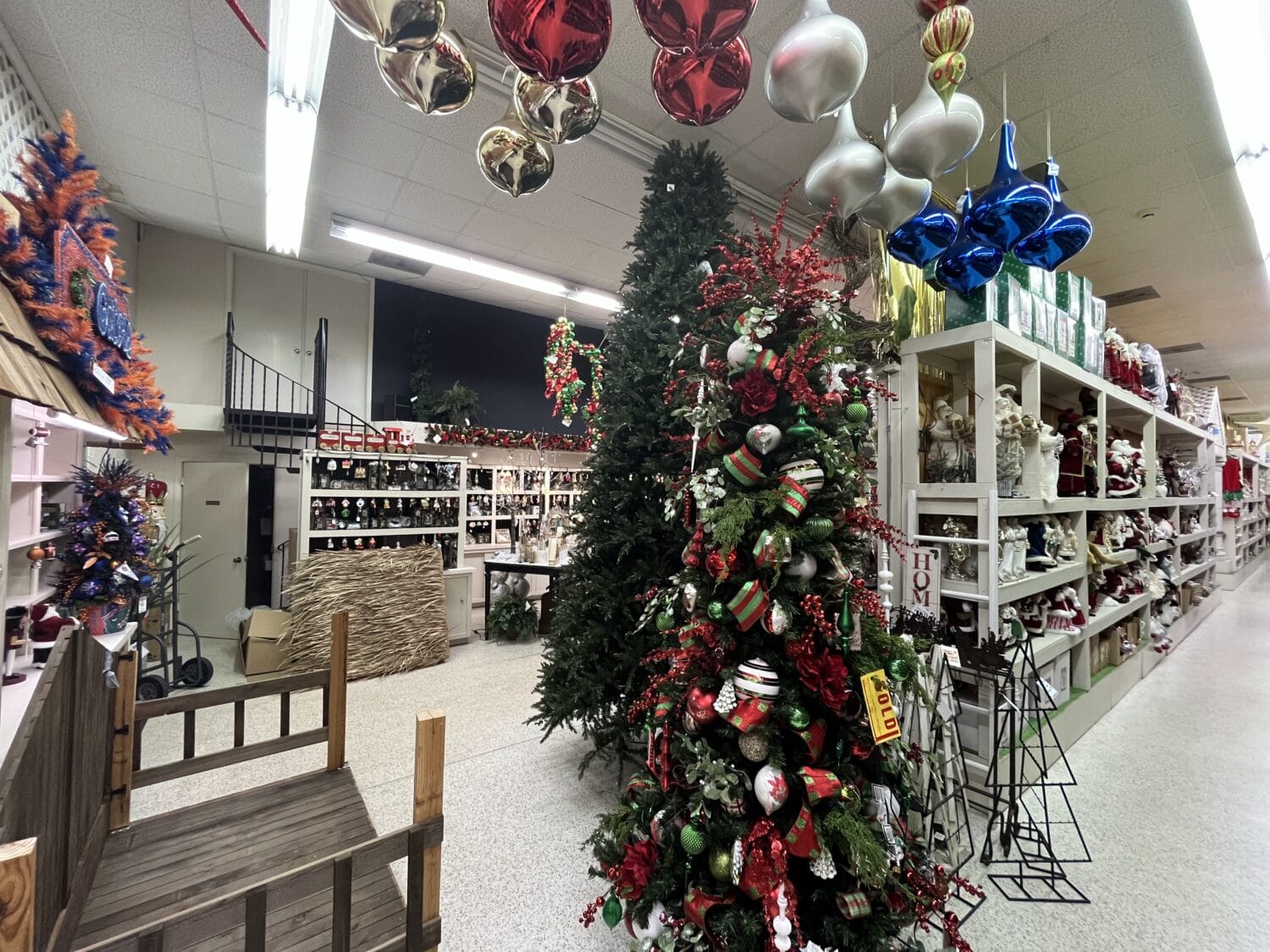 Various Christmas decors.