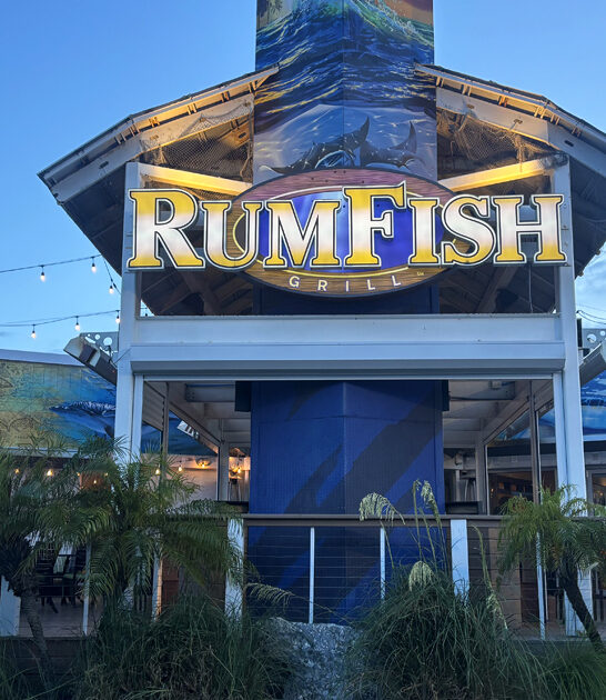 aquarium restaurant in florida ftr