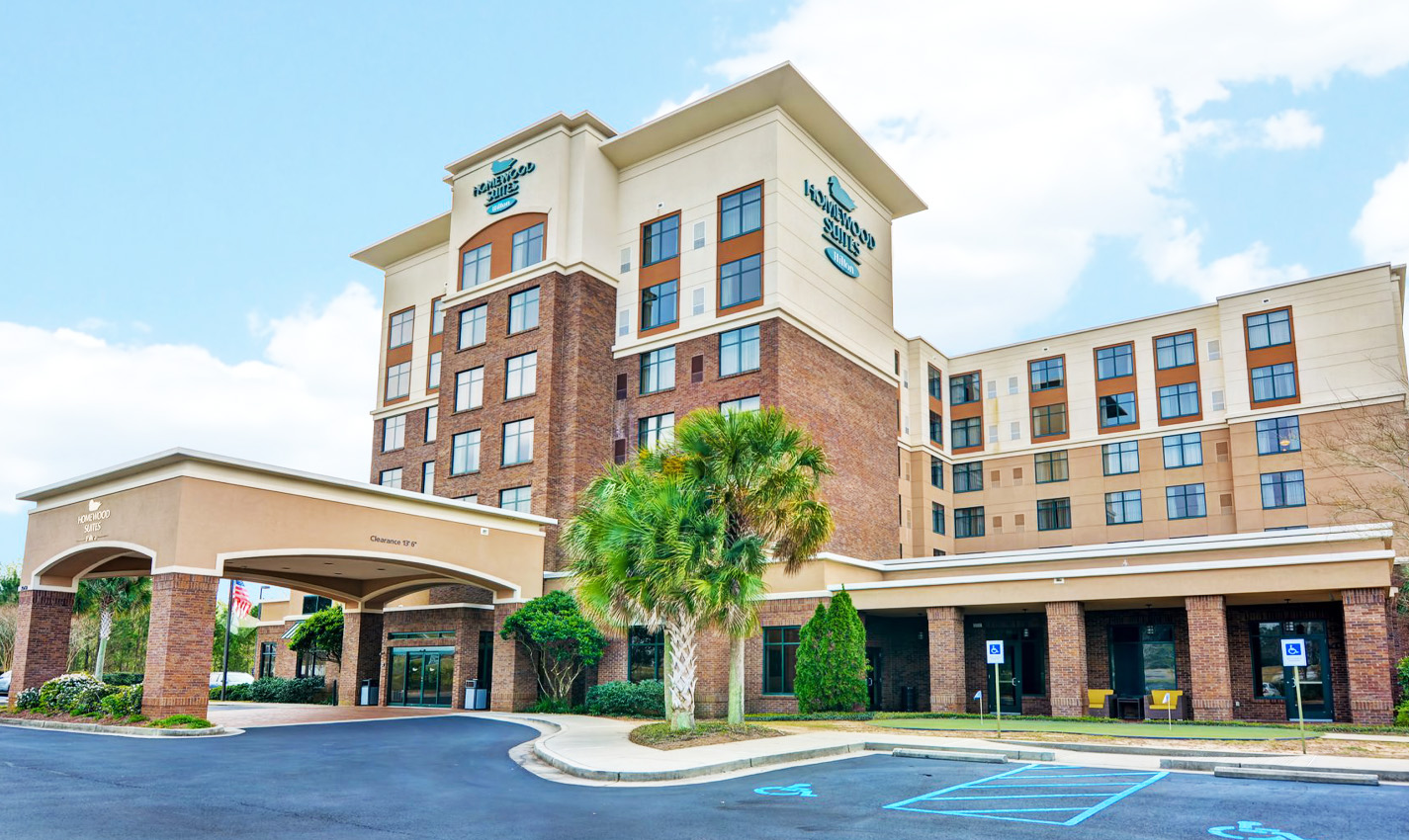 best hotels in daphne