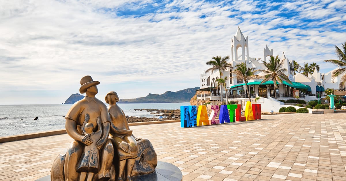A view of the popular Malec&oacute;n Mazatlan. 