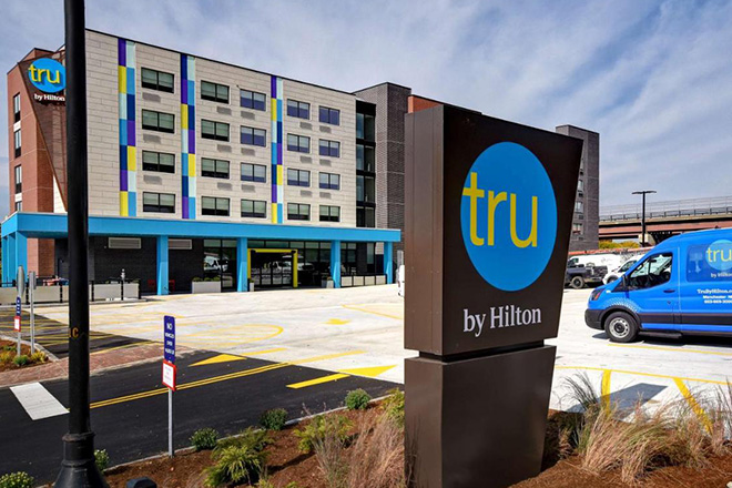 Tru by Hilton Manchester Downtown