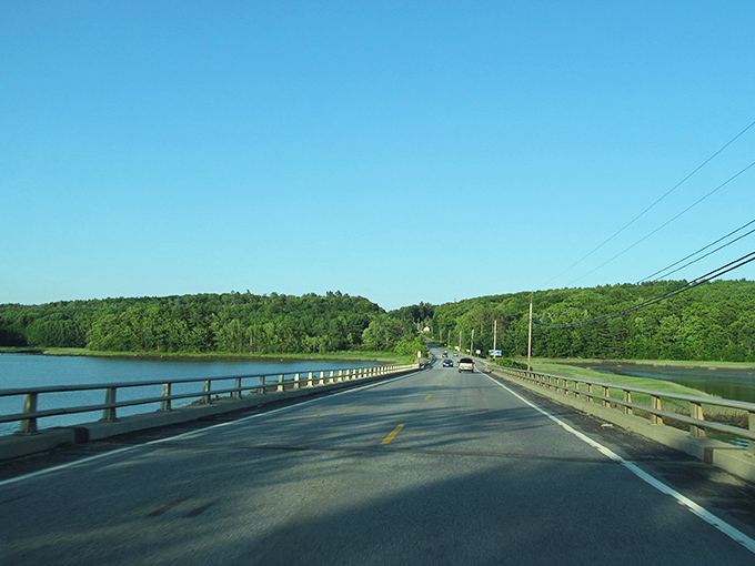 Maine's open roads offer uninterrupted views that feel like a breath of fresh air for your eyeballs. No billboards, just beauty.