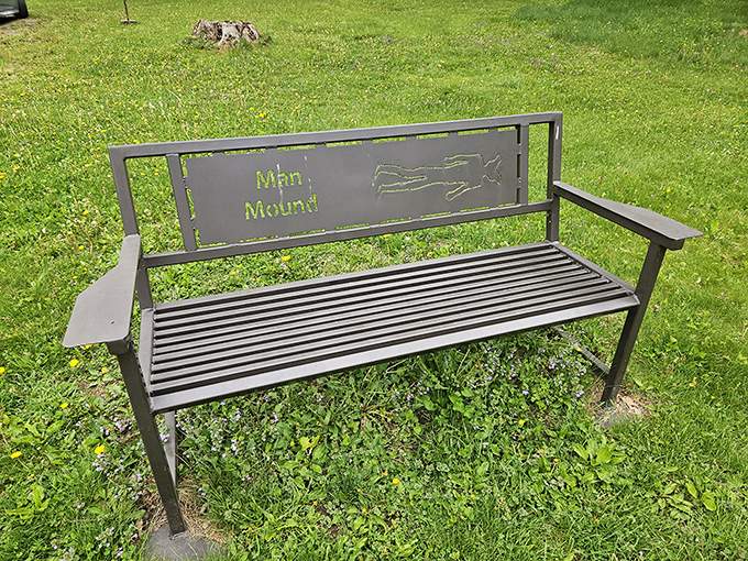 Even the park bench celebrates the site's significance, with the mound figure cut into its metal back&mdash;ancient art meets modern rest stop.